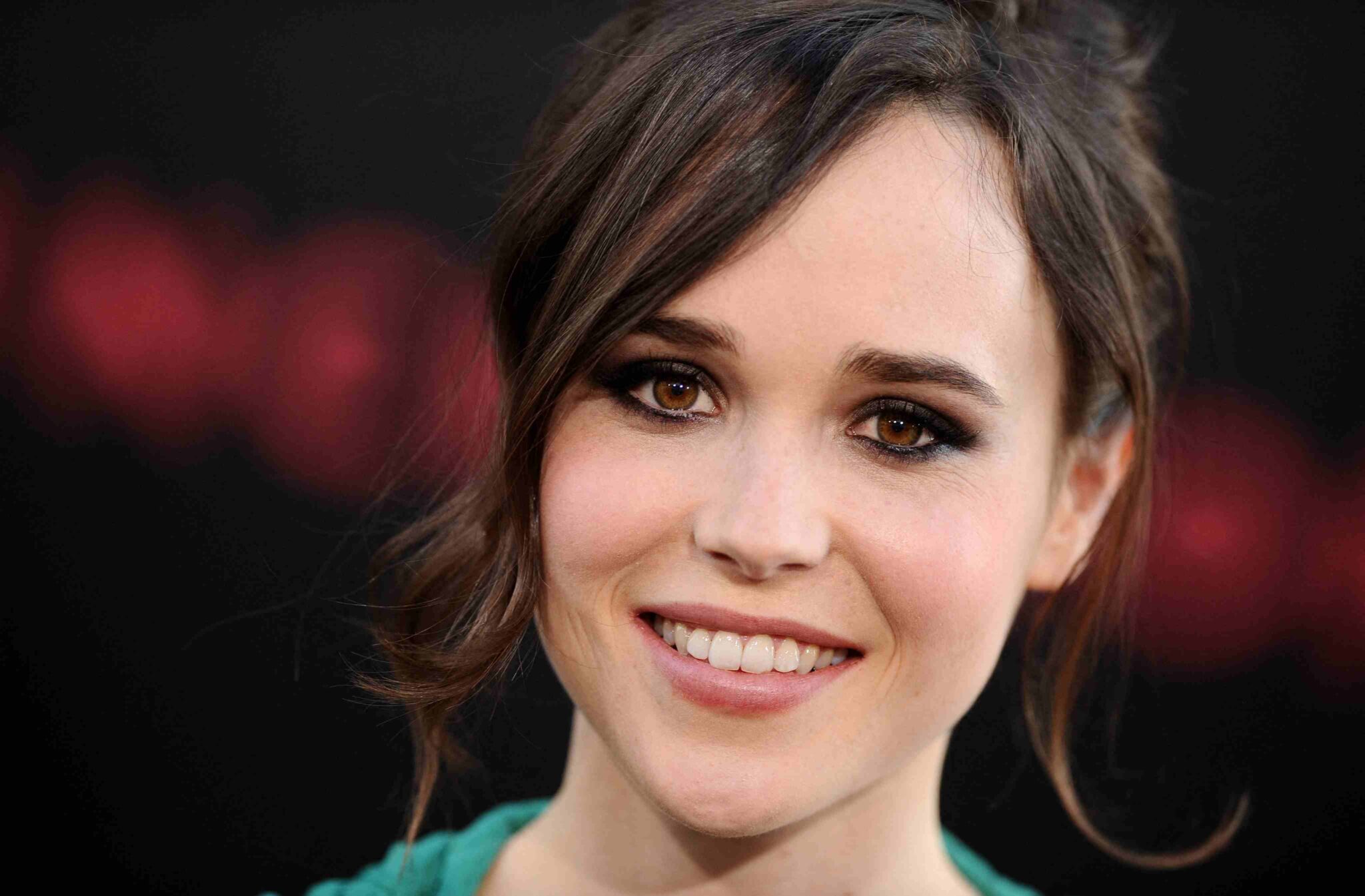 Elliot Page's Age, Bio, Wiki, Height, Net Worth & More